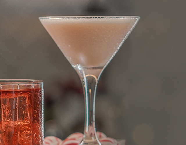 Gingerbread Martini | Cinnamon Holiday Vodka Cocktail Recipe | GREY GOOSE