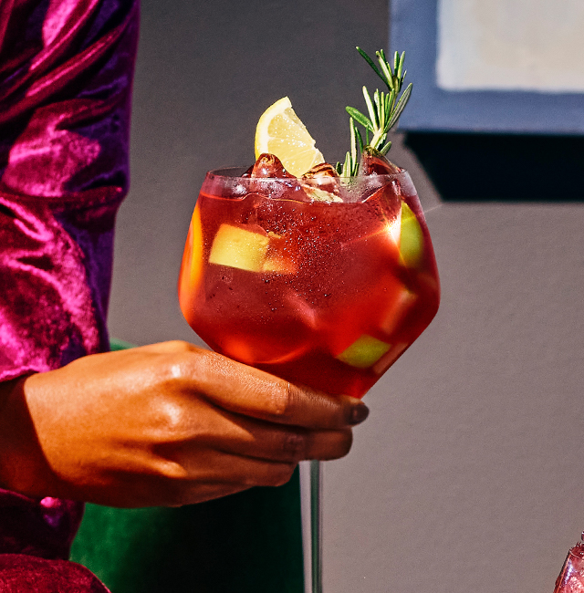 Winter Sangria Pitcher Recipe | Holiday Sangria Wine Cocktail | GREY GOOSE