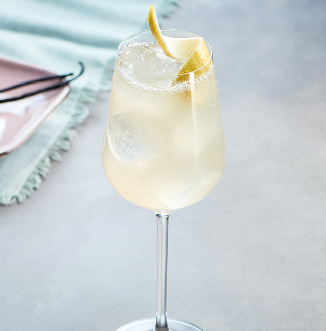 Lemon & Ginger Spritz Cocktail Recipe | Ginger Vodka Cocktail | GREY GOOSE
