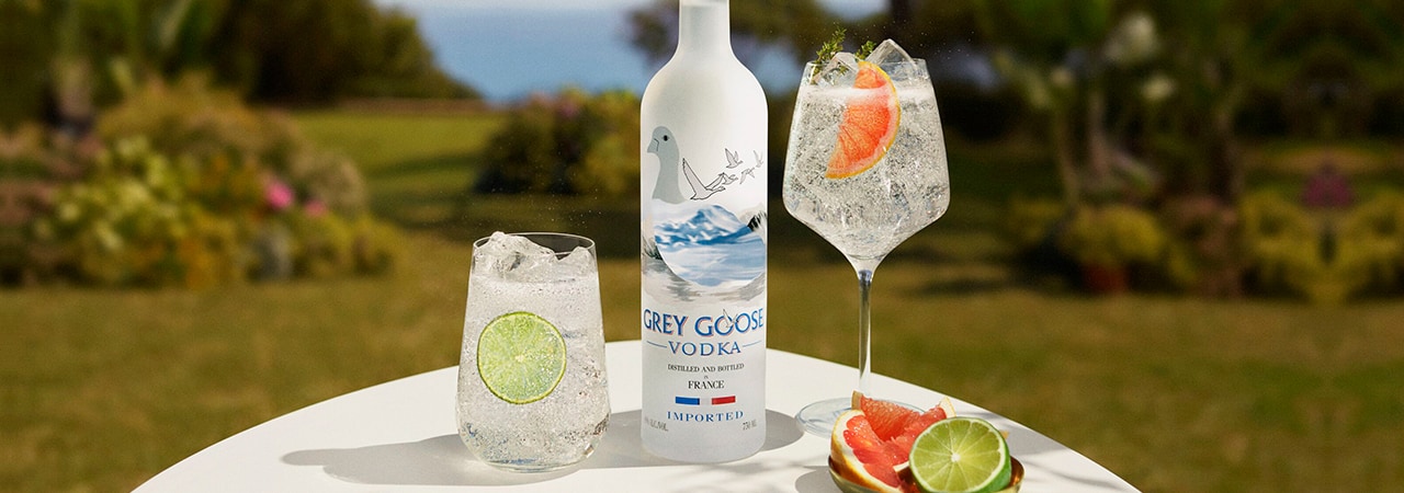Sparkling vs. Tonic vs. Soda Water for Cocktail Mixers | GREY GOOSE