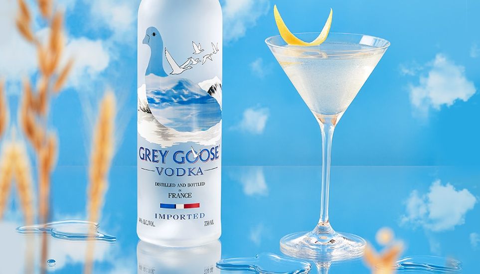 Best Cosmopolitan Cocktail Guide | GREY GOOSE