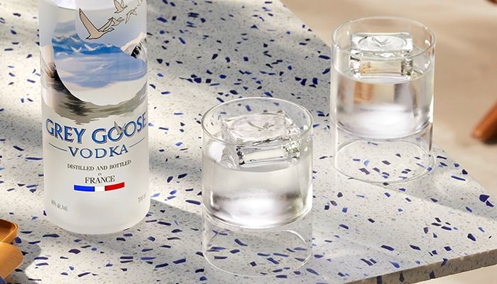 5 Simple and Easy Two-Ingredient Vodka Cocktails | GREY GOOSE
