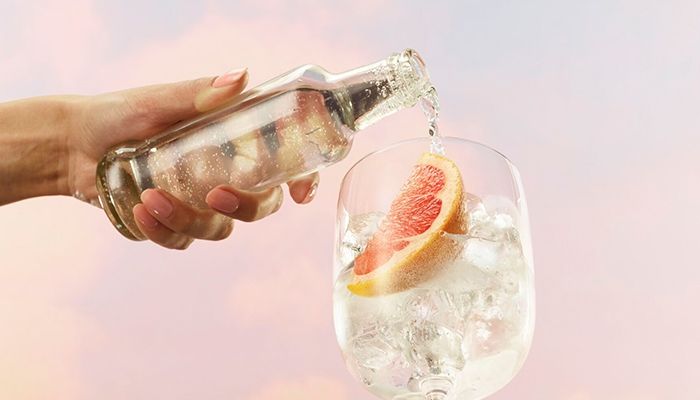 Sparkling vs. Tonic vs. Soda Water for Cocktail Mixers | GREY GOOSE