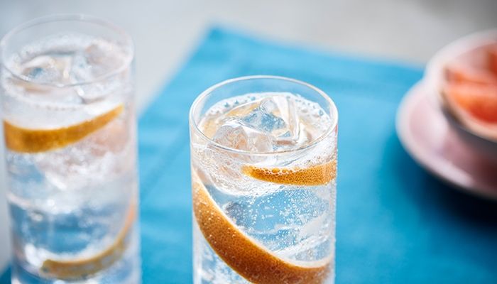 Sparkling vs. Tonic vs. Soda Water for Cocktail Mixers | GREY GOOSE
