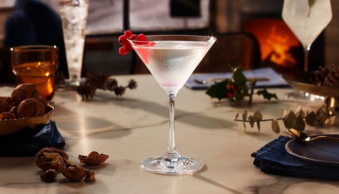 How to Make a Festive Holiday Martini Cocktail | GREY GOOSE